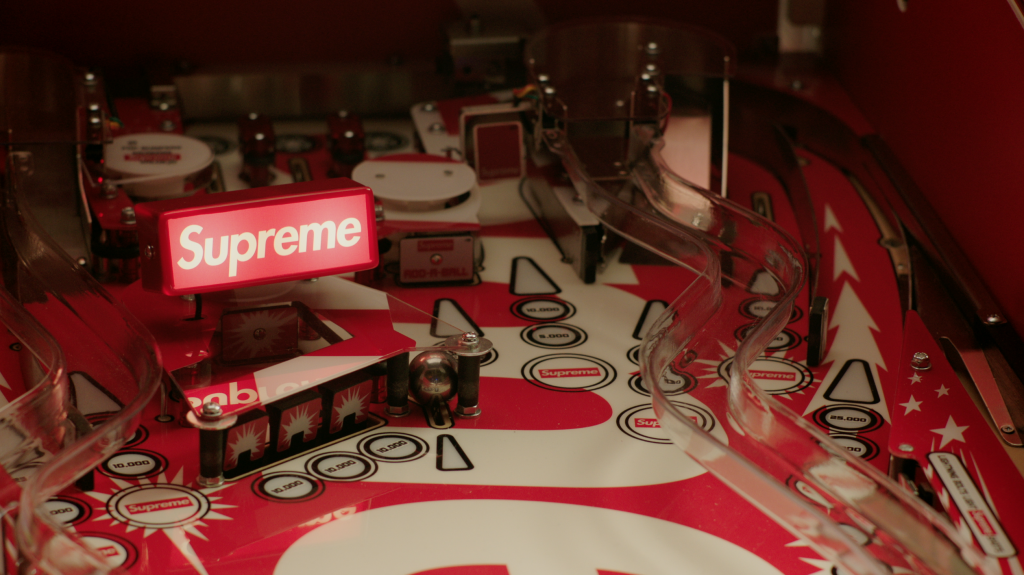 SUPREME - PINBALL MACHINE - Good Look